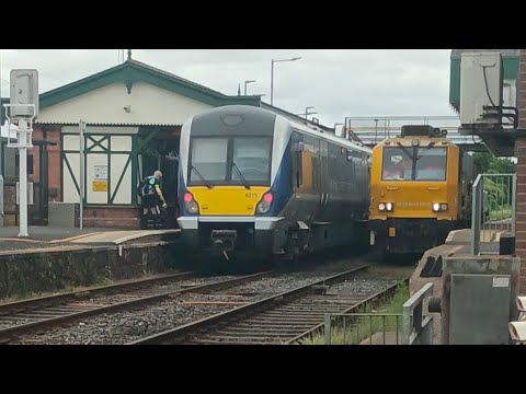 (MPV) Antrim station level crossing (co.antrim)25/5/23 - YouTube