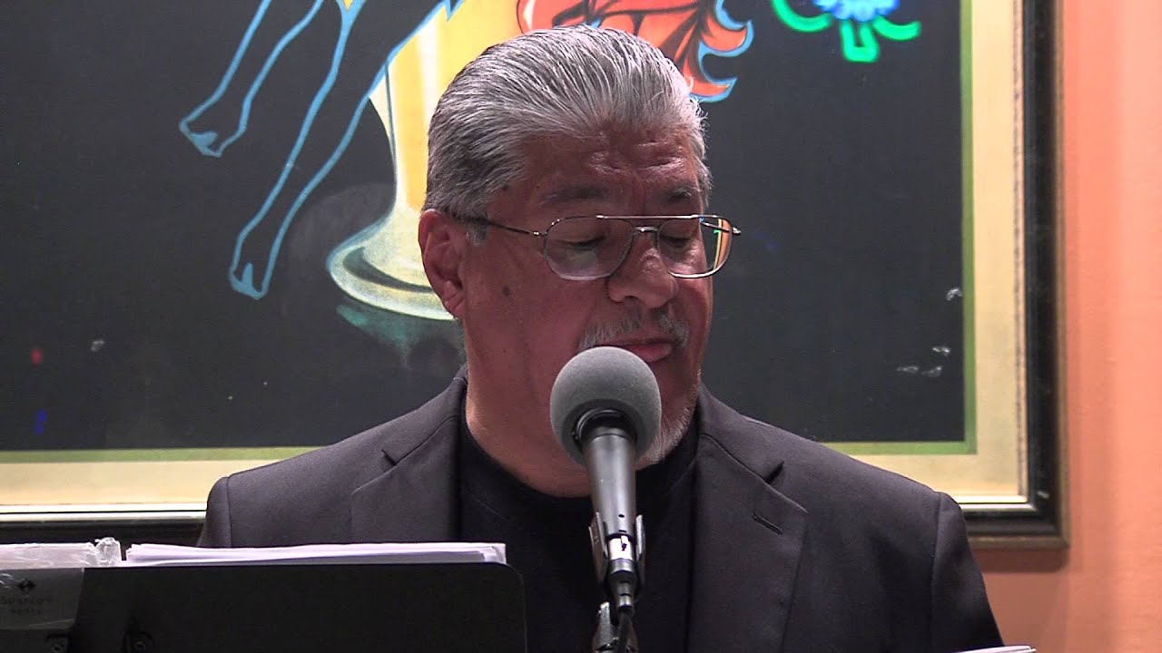 Luis J. Rodriguez, Chicago's Guild Literary Complex, 3/1/12 - YouTube