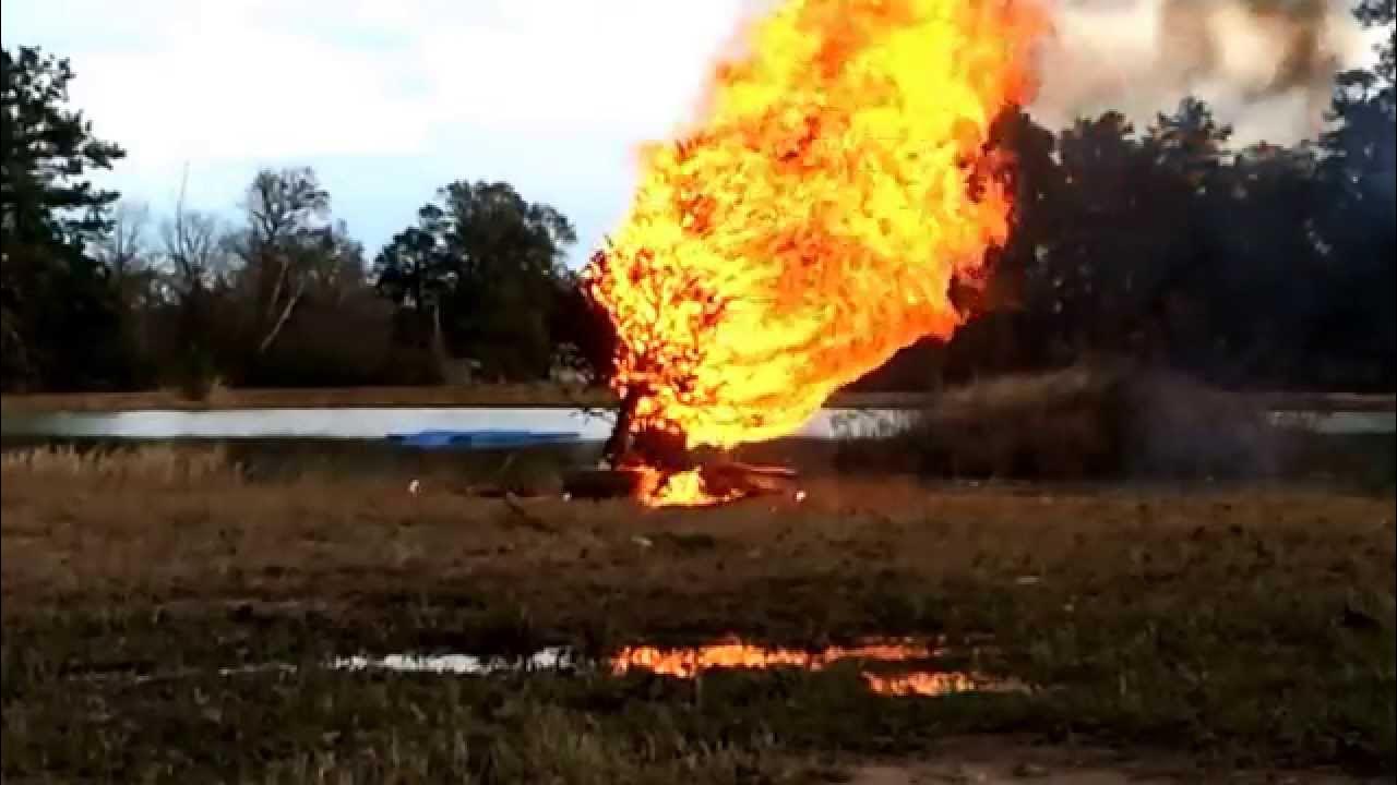 Exploding Christmas tree - YouTube