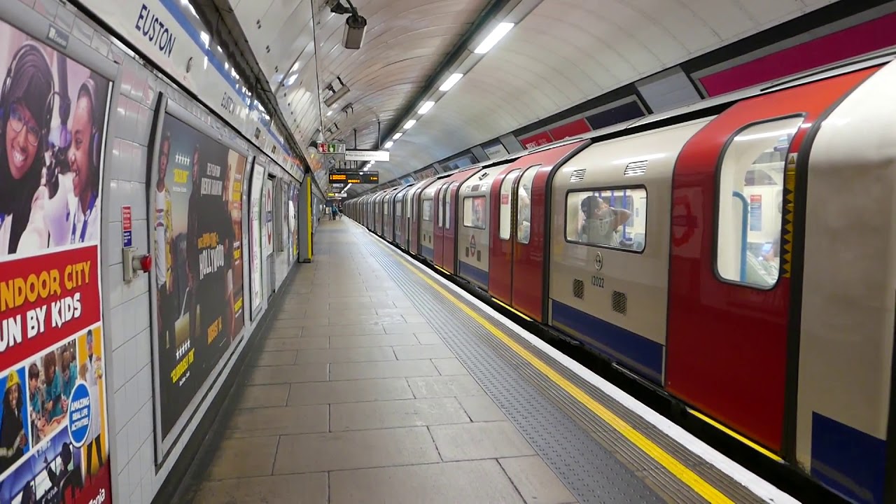 London Underground Victoria Line 2009 Stock Trains At Euston 2 August ...
