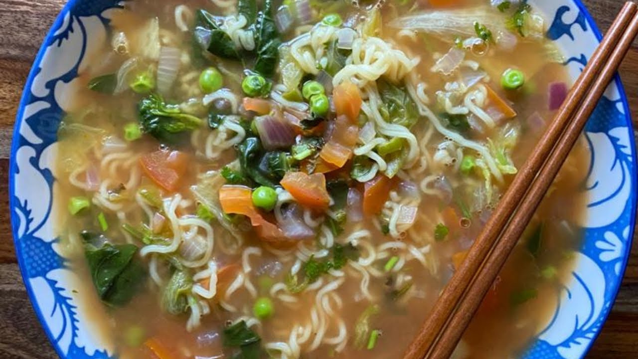 SOUPY MAGGI NOODLES RECIPE | SPICY SOUPY MAGGI RECIPE WITH LOTS OF ...