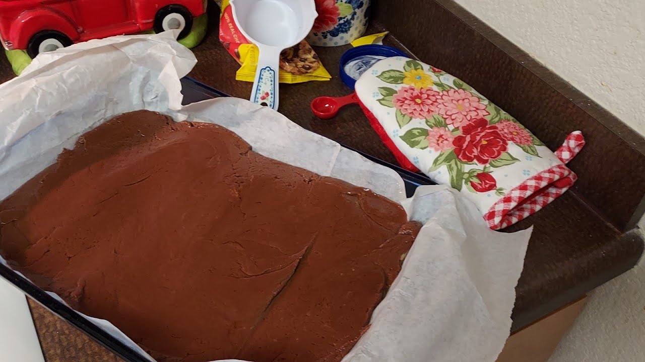 Making Fudge - YouTube