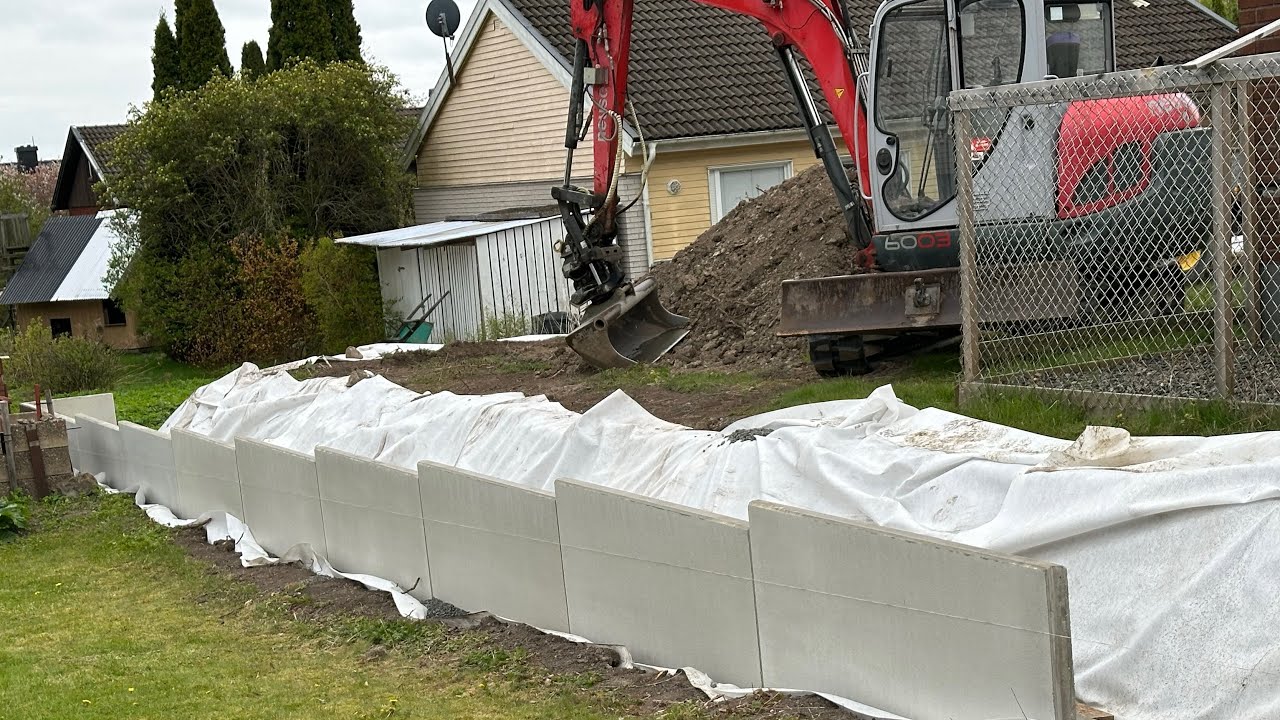 Retaining Wall, Part 5. Placing the L-supports. Timelapse - YouTube