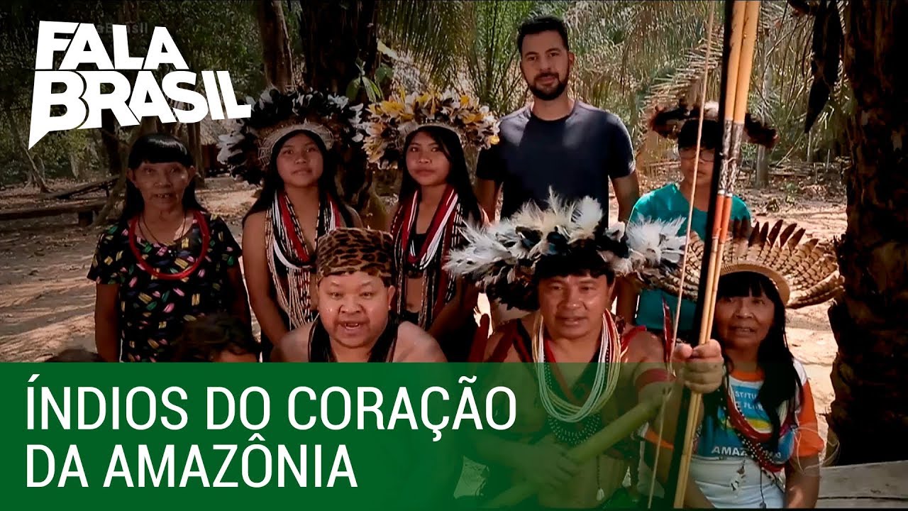 Aldeia Indígena Da Amazônia Recebe Turistas E Mostra Seus Costumes