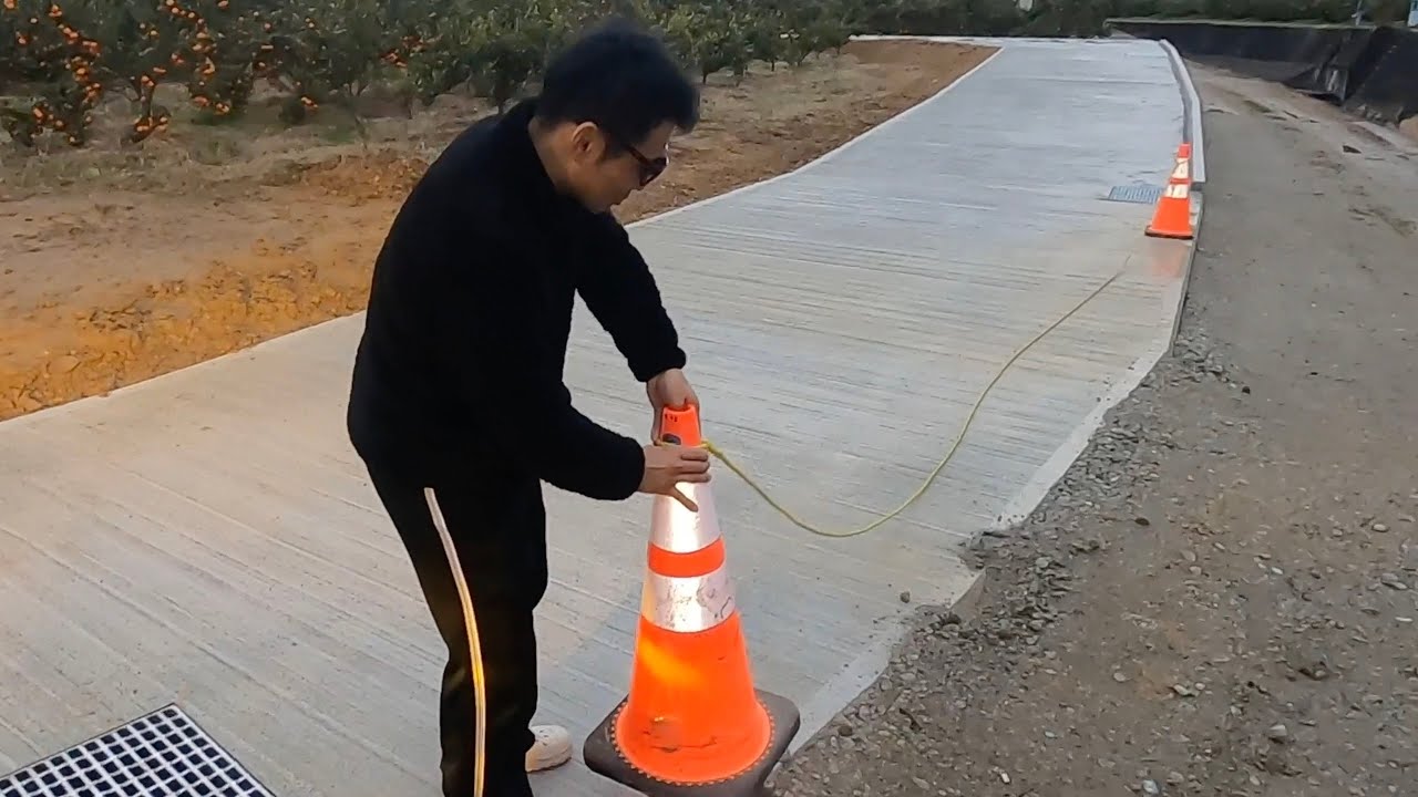 一般の交通に供せんけど開通式やっといた / Opening ceremony for the road that is not open to ...