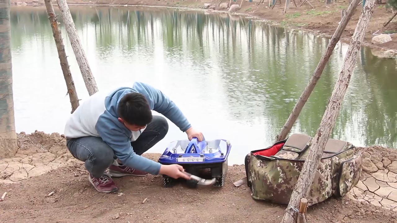 bait boat hull test - YouTube