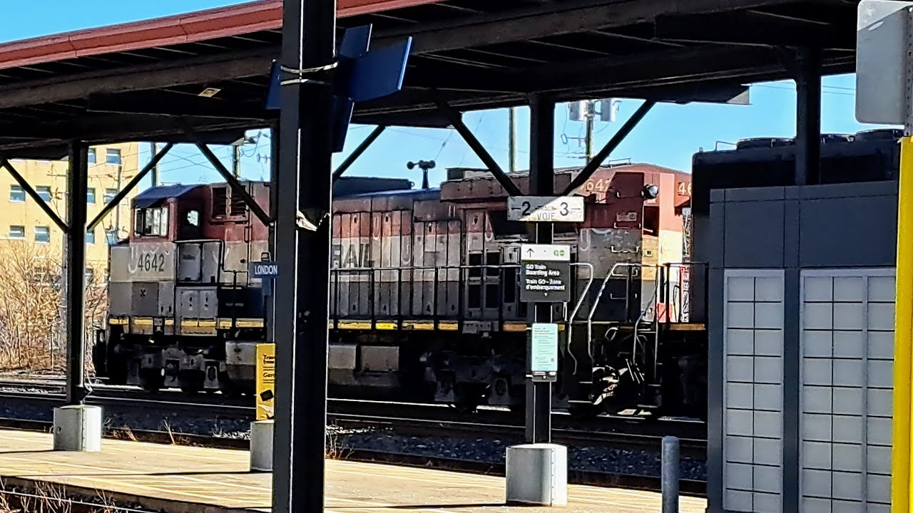 BCOL Dash-9, UP SD70ACe, CN Stacks and Racks, Amtrak Venture Coach and ...