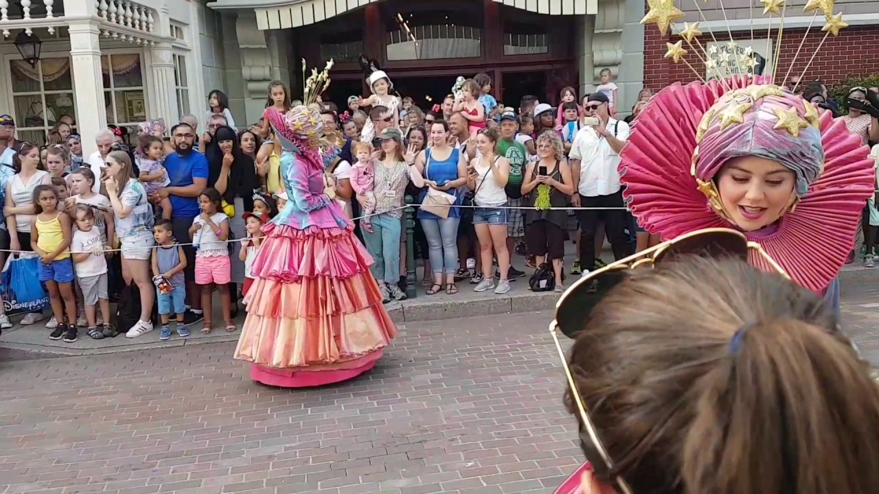 Magic Everywhere Disneyland Paris Parade - YouTube