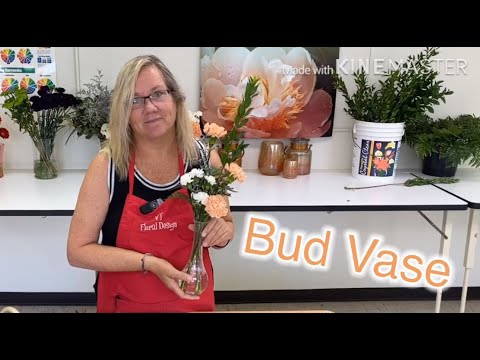 How to make a Bud Vase Flower Arrangement