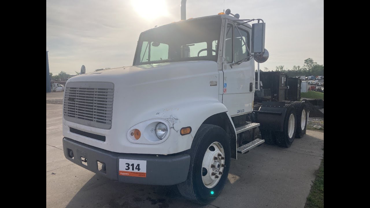 2000 Freightliner FL112 - Parts Unit 00WH654 - YouTube