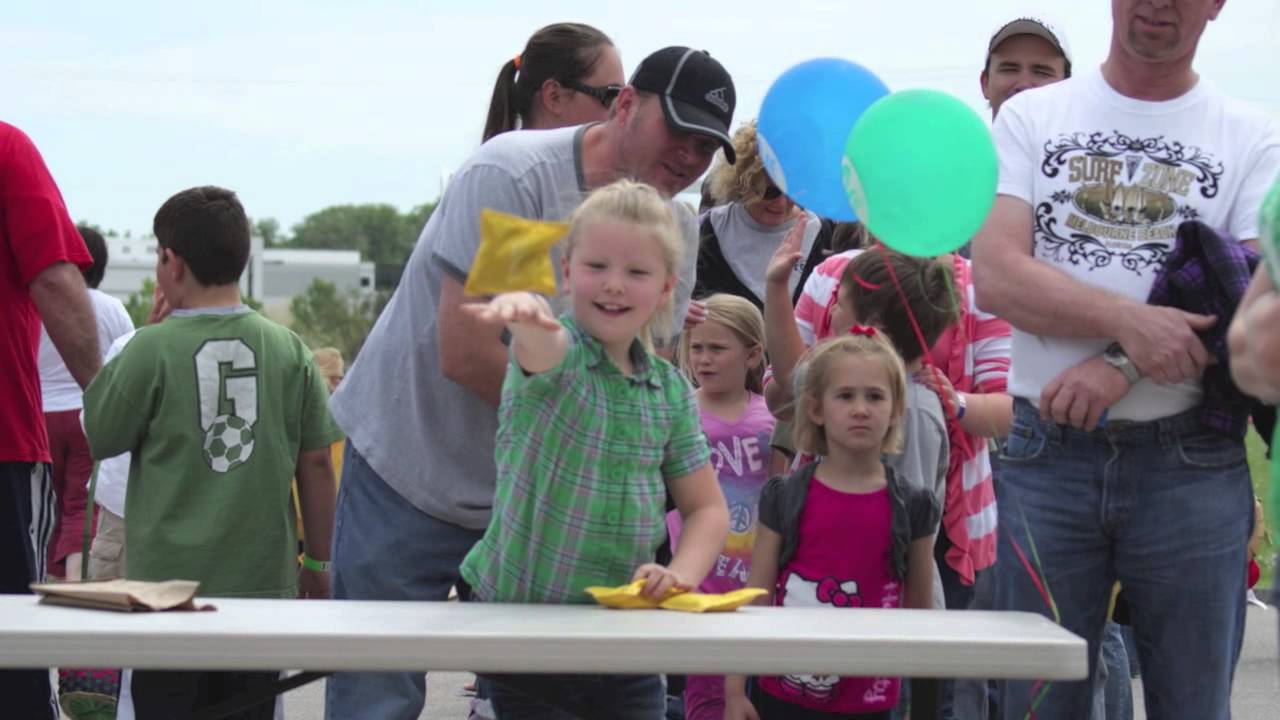 The Eggnormous Easter Egg Hunt - 2012 Highlights! - YouTube
