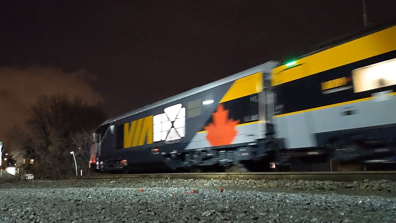 00075 VIA Rail's New Fleet ( Siemens Charger VIA #2201 + Train Set ...