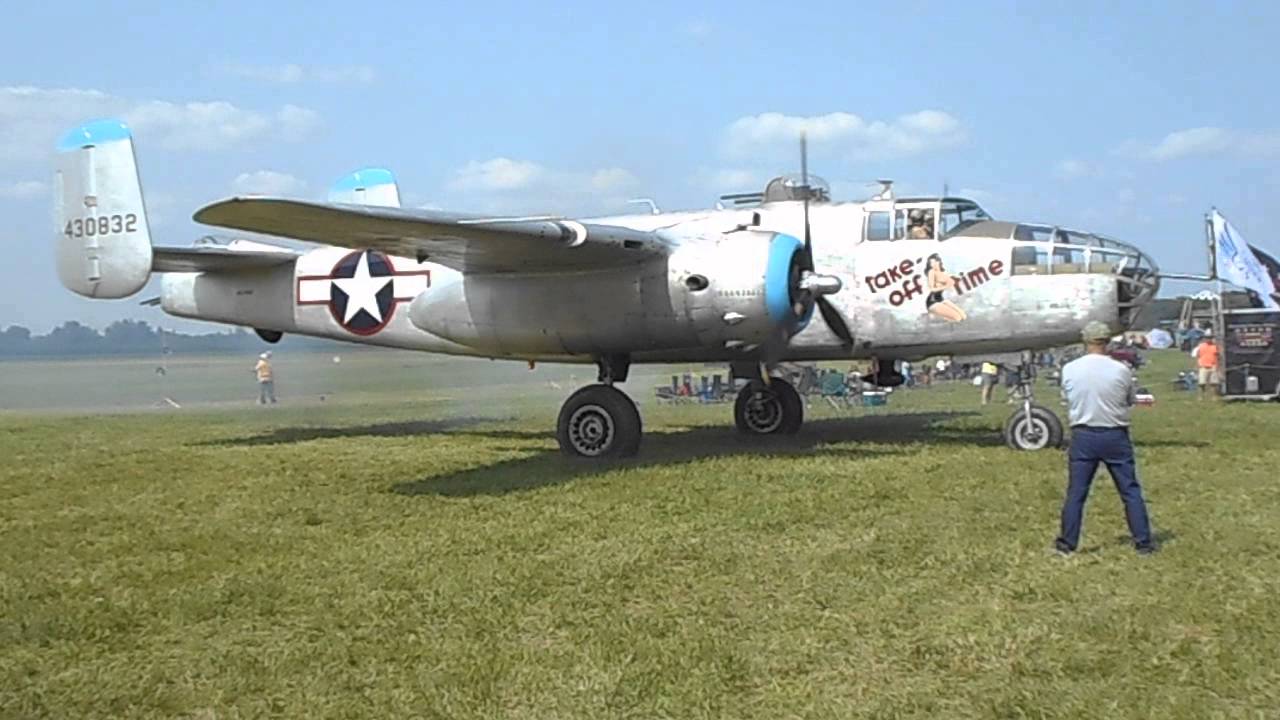 B-25 engine start-up - YouTube