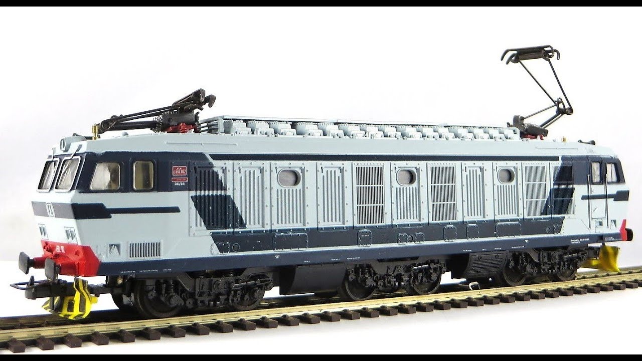 Lima FS E633-022 "Tigre" Electric Locomotive pulling Lima FS "BANDIERA ...