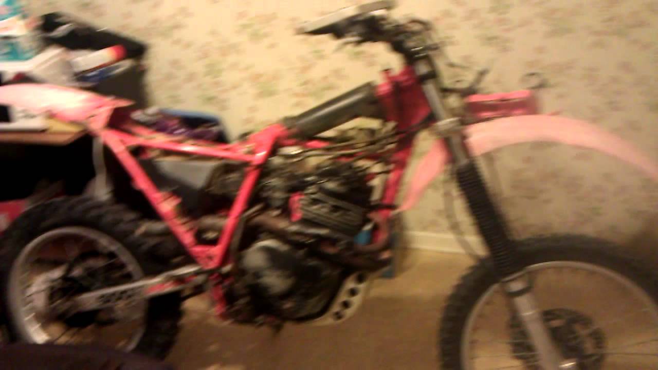 1983 XR500 Week two rebuild - YouTube