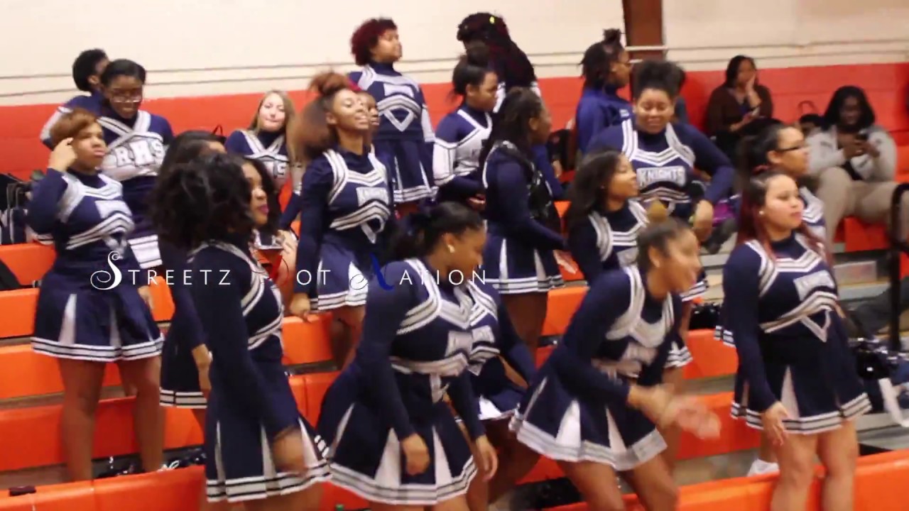 Riverside Cheerleaders Goin In! #GoKnights - YouTube