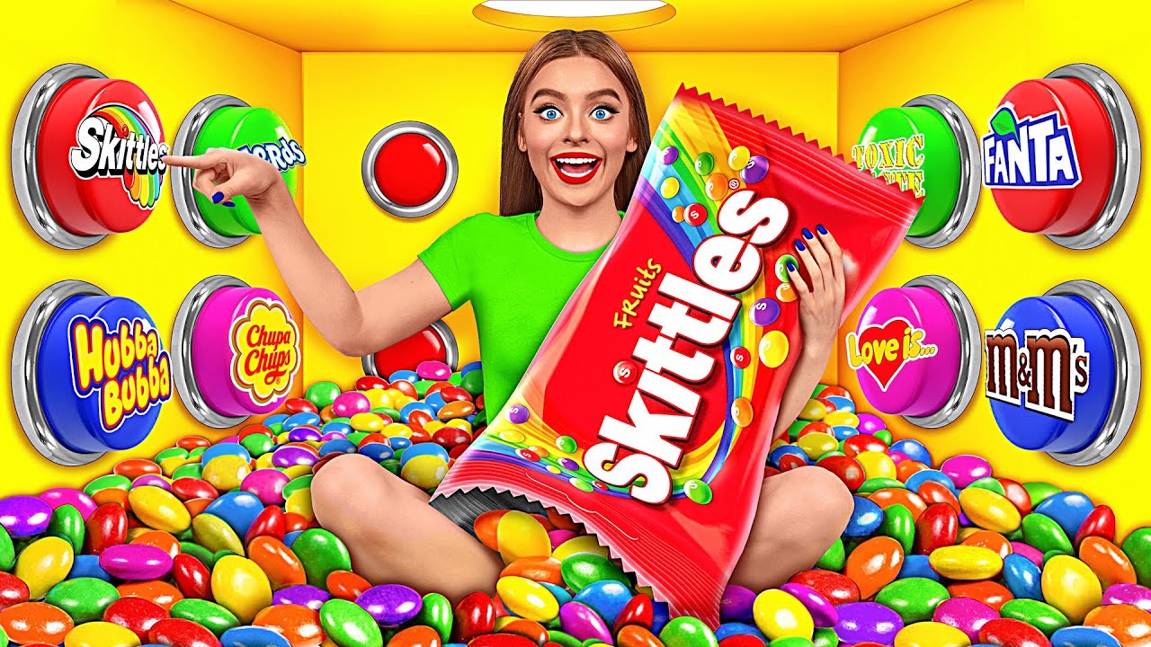 1000 Mystery Buttons Challenge Only 1 Lets You Escape | Crazy Challenge ...