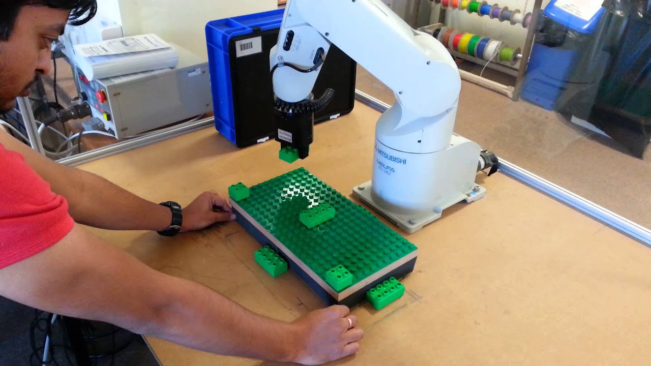 Mitsubishi RV-2AJ Robotic Arm Lab Excercise - YouTube