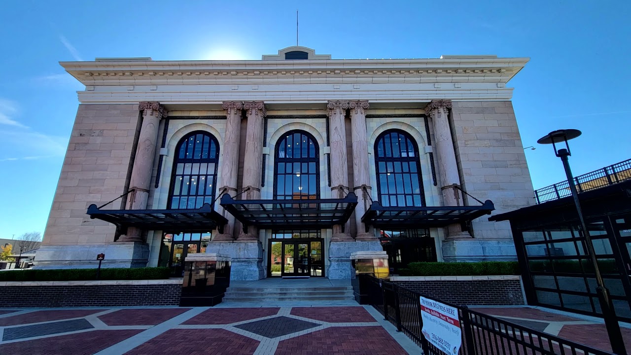 Wichita, Kansas: Downtown and Old Town - YouTube