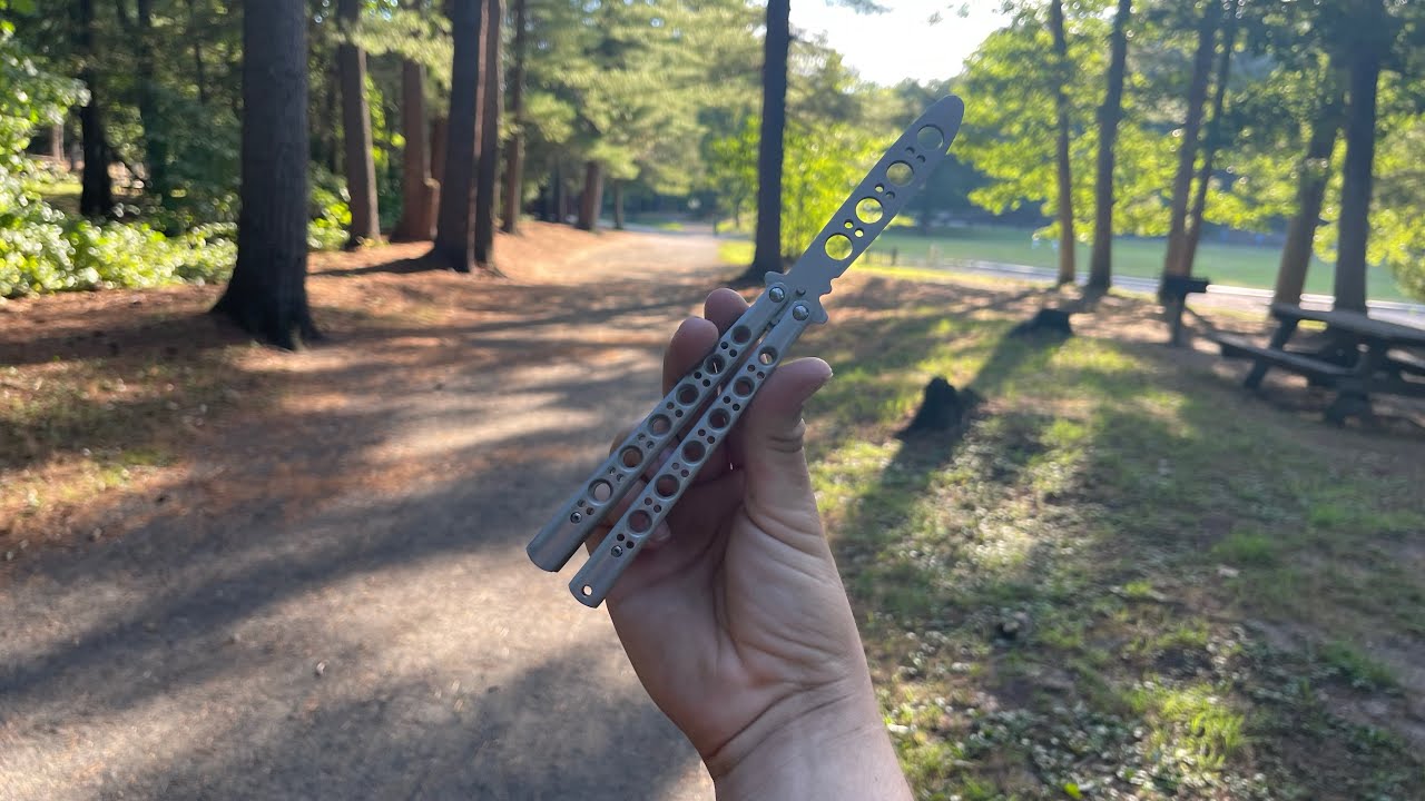 How to publicly flip a balisong - YouTube