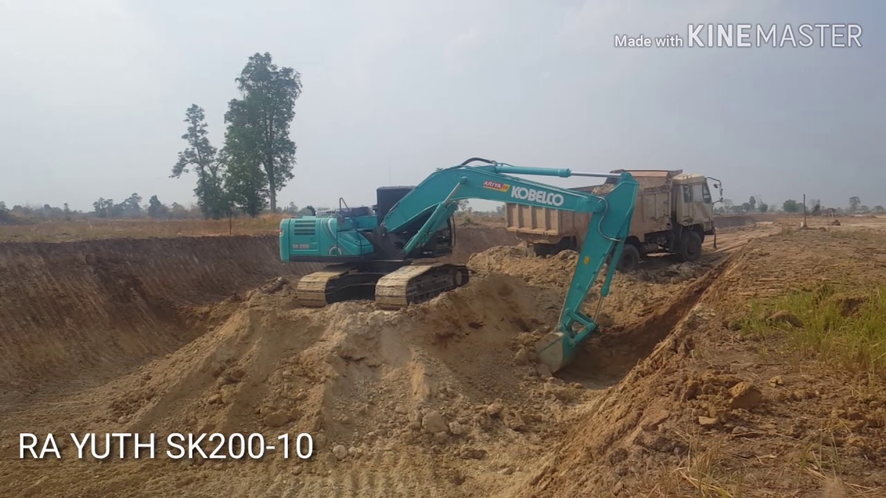 KOBELCO SK200-10 & HITACHI ZX200-5G Digging Soil Performance - YouTube