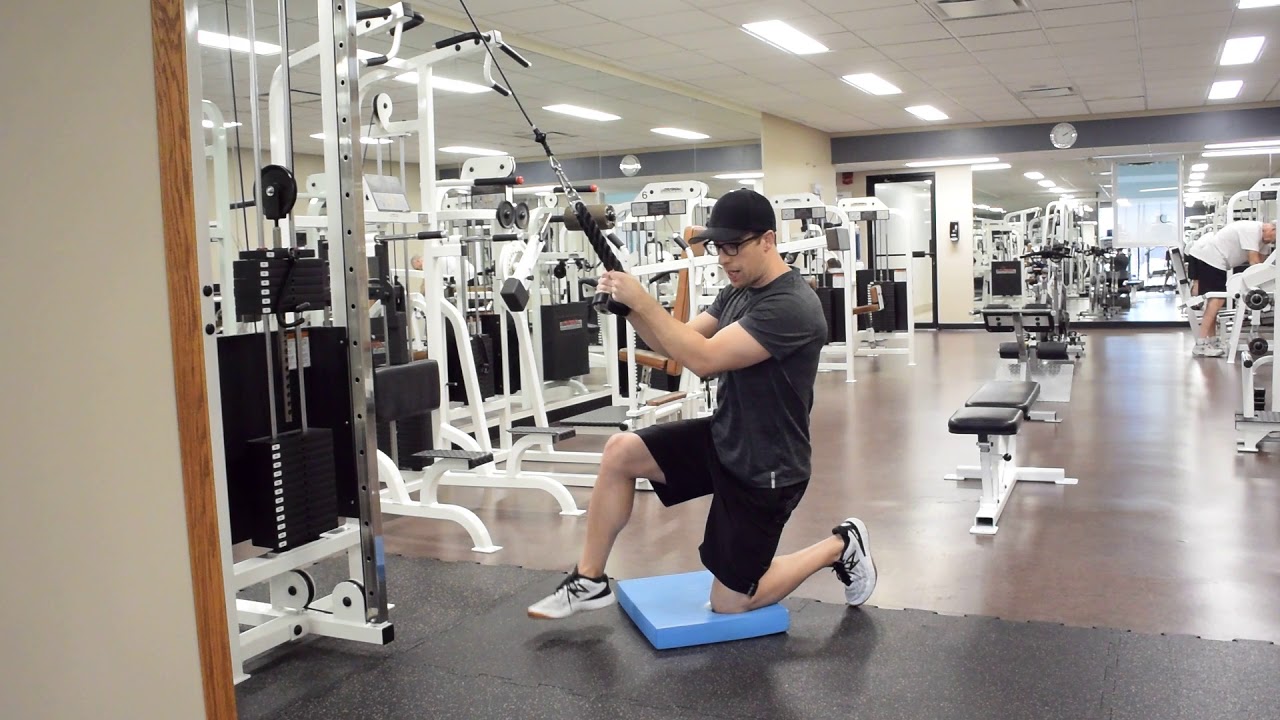 Kneeling rope pull over - YouTube