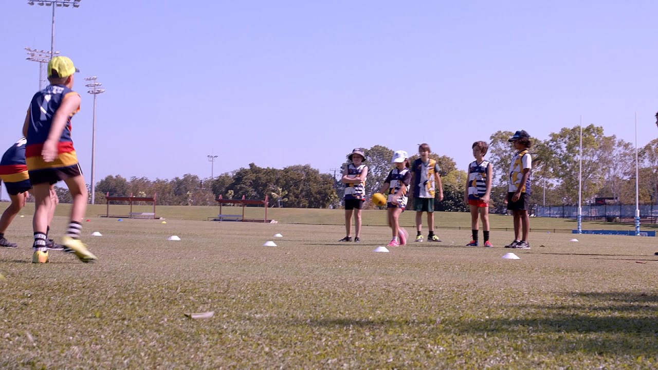 Footy For Your Class – Team Activity: Kick Tennis - YouTube