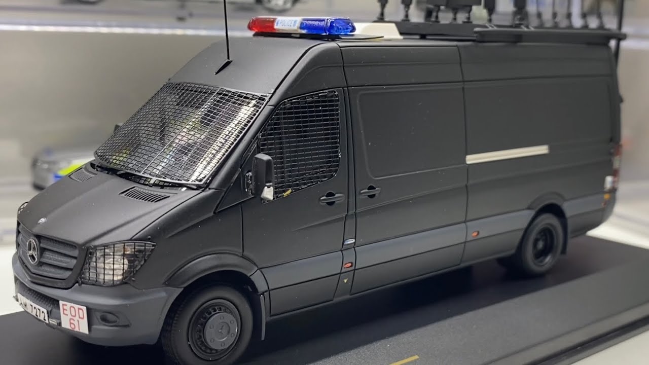 1:43 Mercedes-Benz Sprinter Hong Kong Police EOD Model by Tiny HK - YouTube