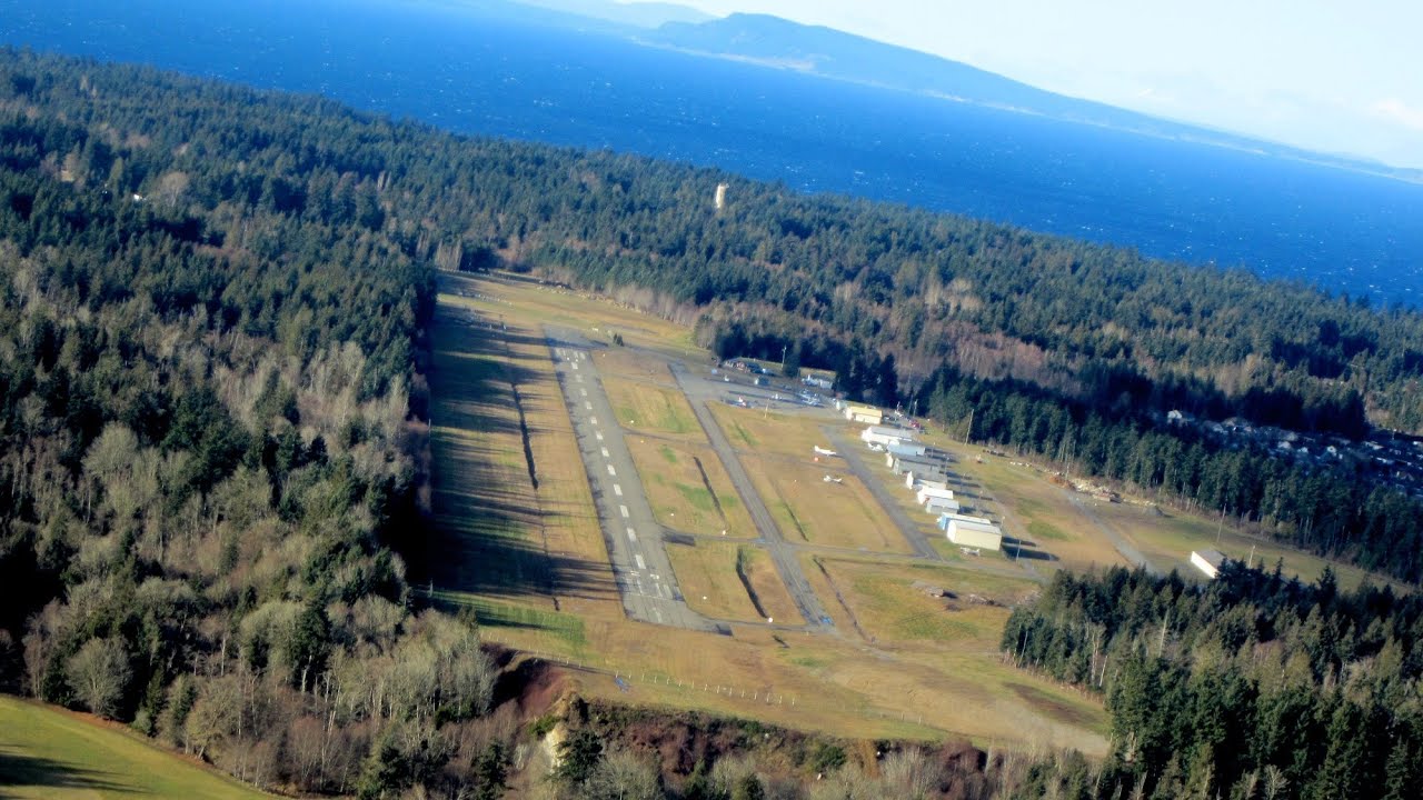 Landing at Qualicum Beach CAT4 on a windy day - YouTube