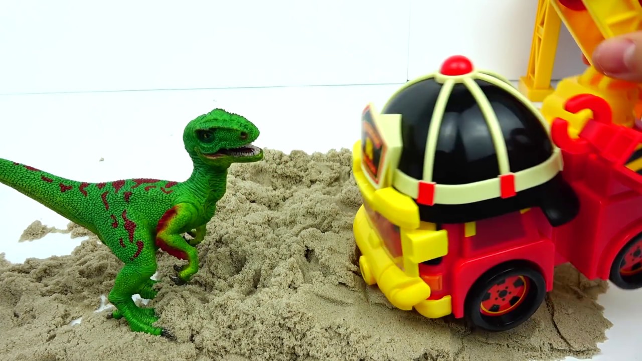 Robocar POLI Gear-up!! Defeat the Dinosaurs That Hurt Your Friends. Toy ...