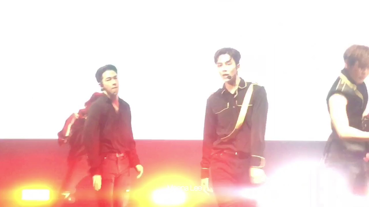 Sf9 in London - Rowoon eye contact - YouTube