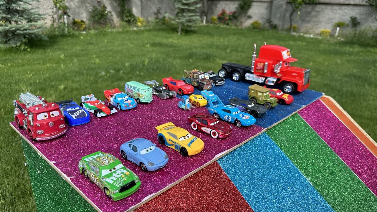 Disney Pixar Cars Fall Into The Water Lightning McQueen, Sally, Mater ...