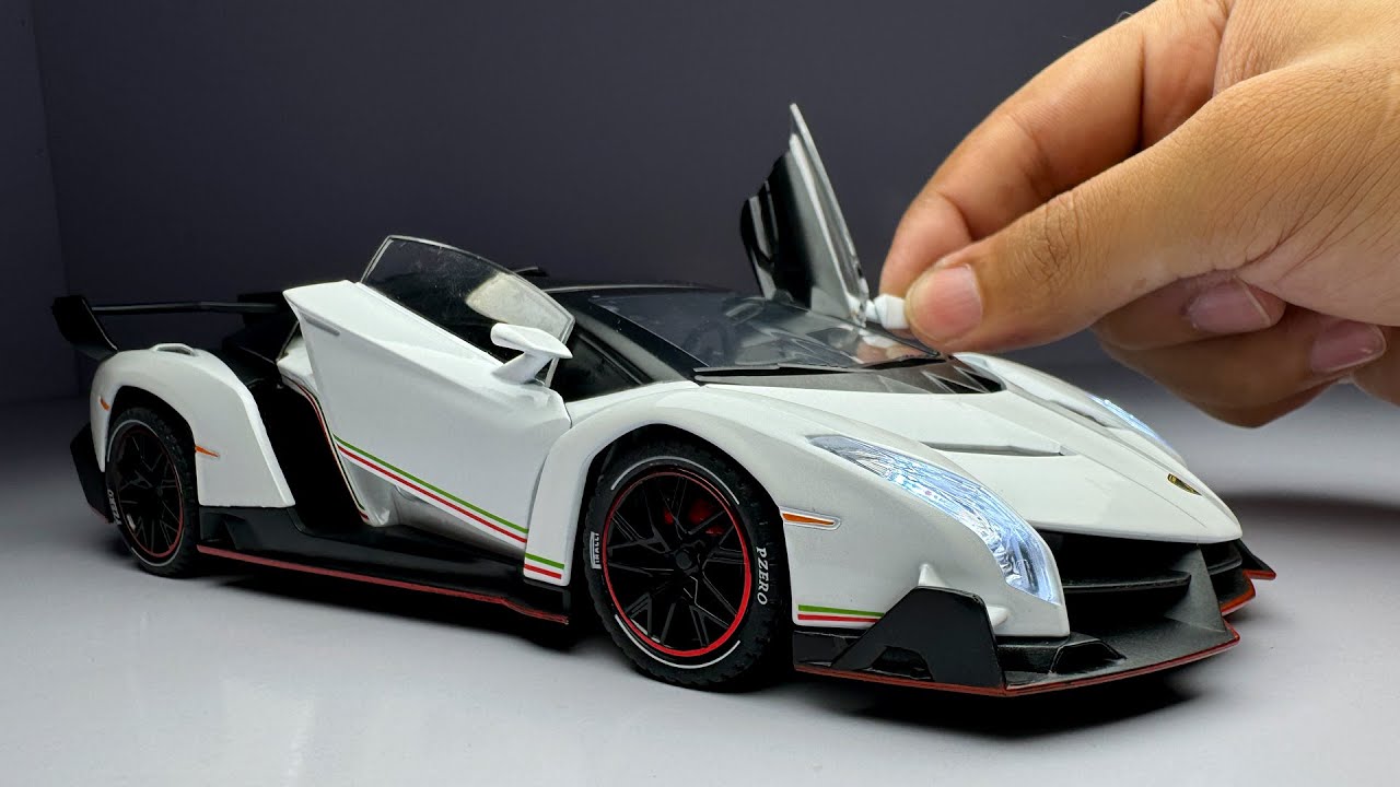 Unboxing of Lamborghini Veneno 1:24 Scale Diecast Model Car - YouTube