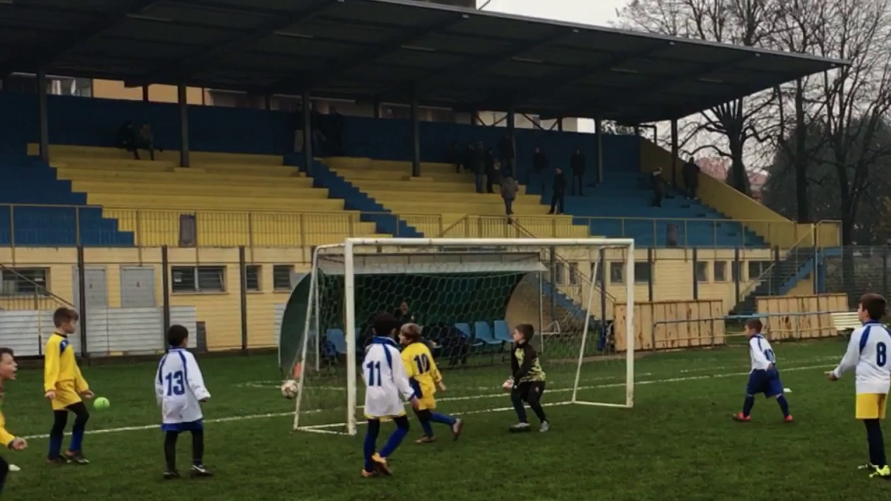 Ac Magenta 2008 Primi calci - YouTube