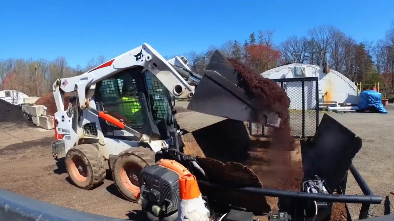 Two yards of mulch - YouTube