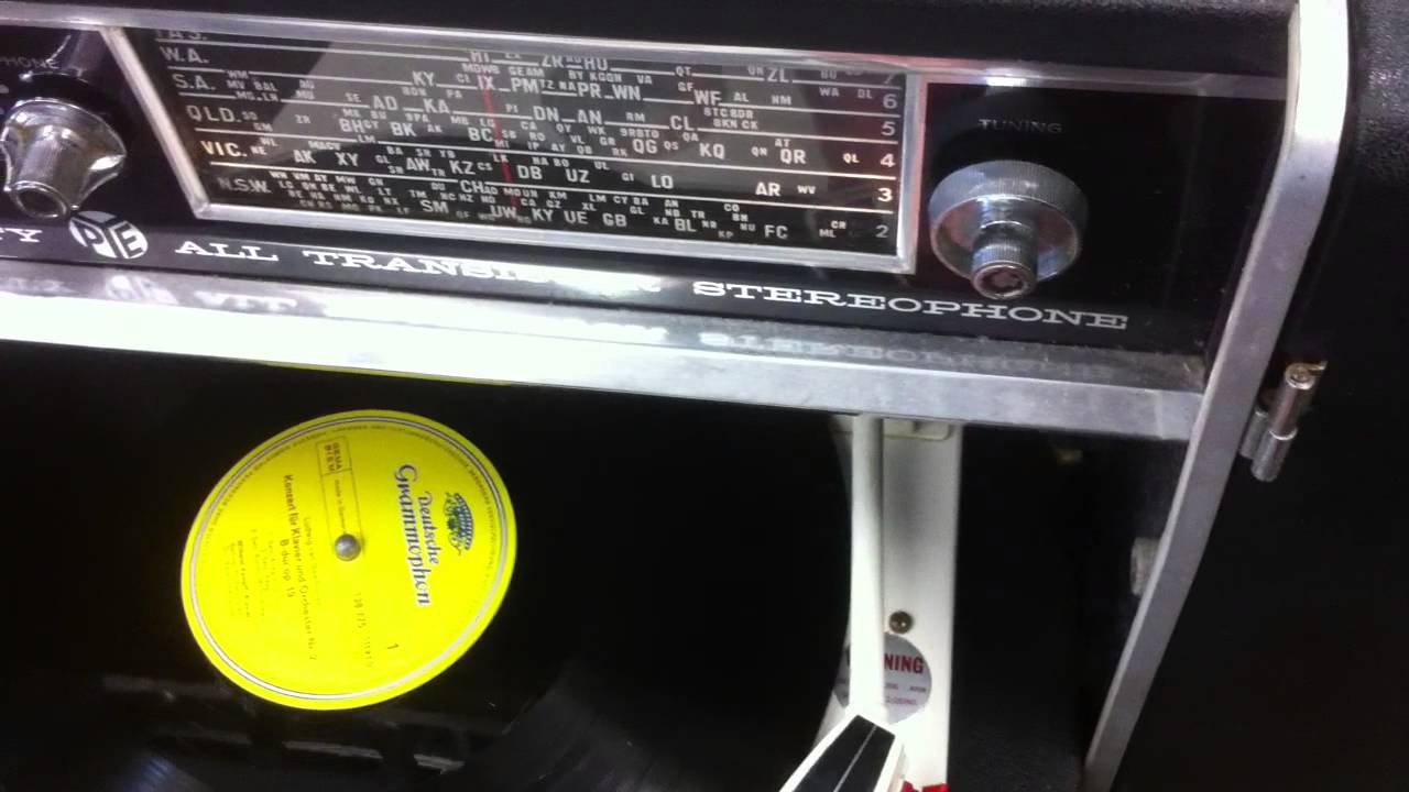 Pye Black Box all transistor 'Portable' stereo radio fold down ...