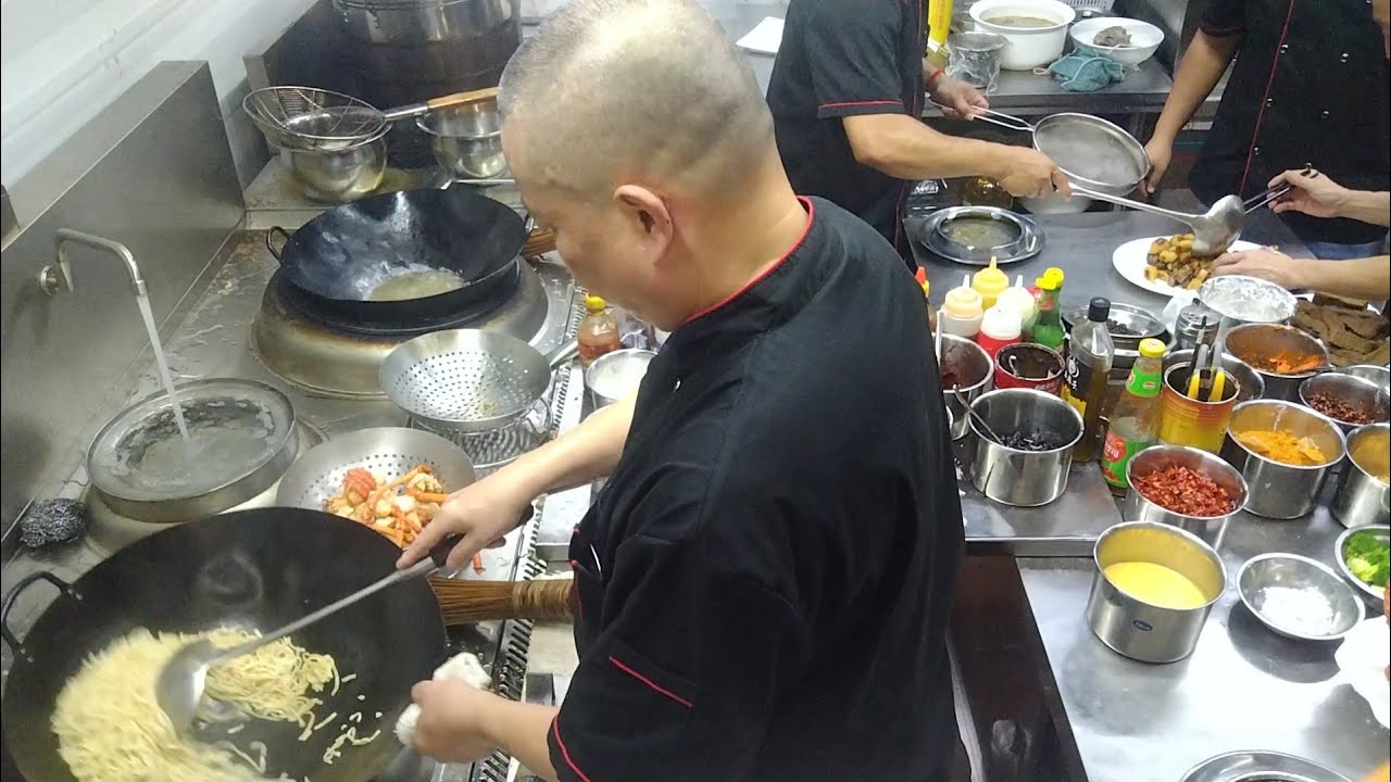 Wow Amazing Chinese Master Chef Cooking cuisine Siviral skill in the ...