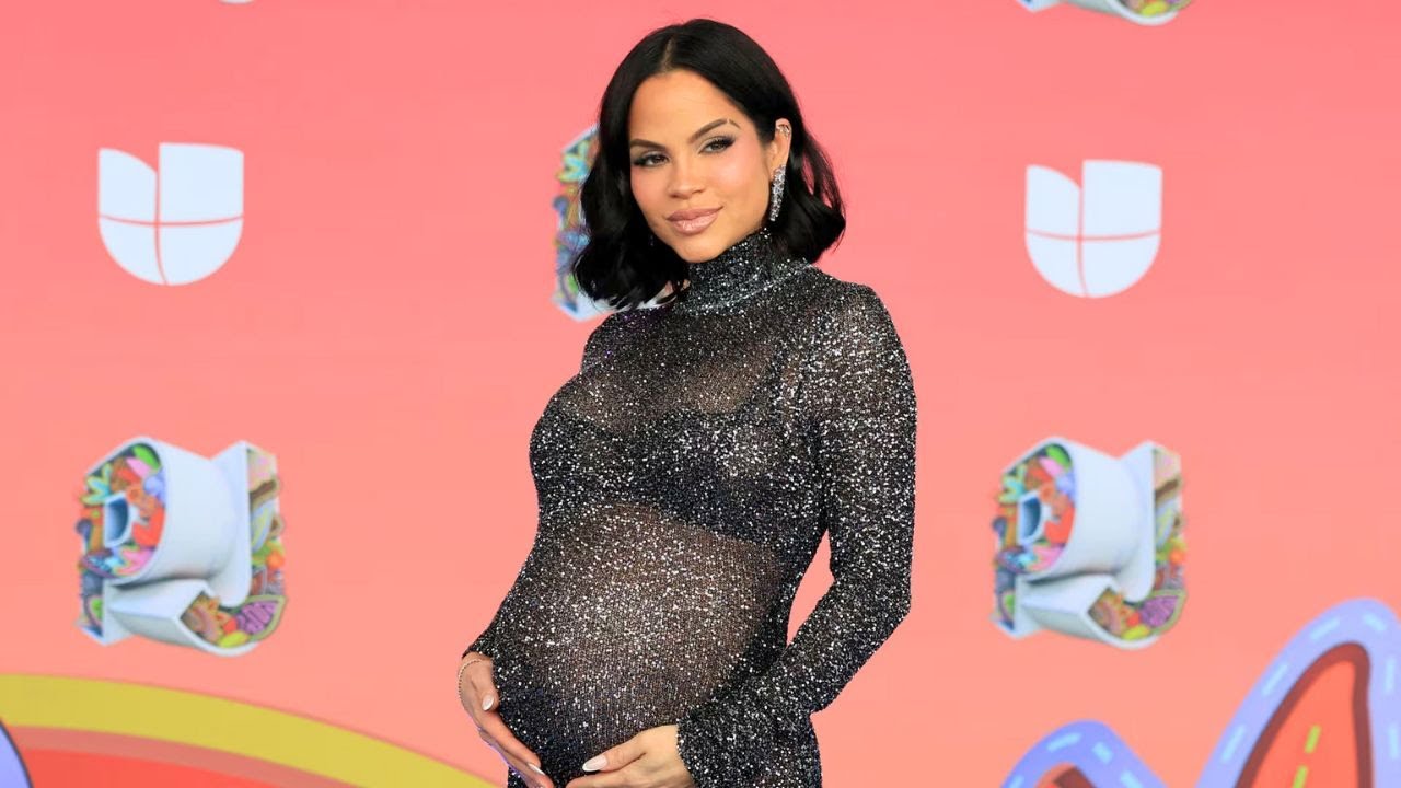 Natti Natasha's Epic Baby Girl Reveal at Premios Juventud 2025! - YouTube