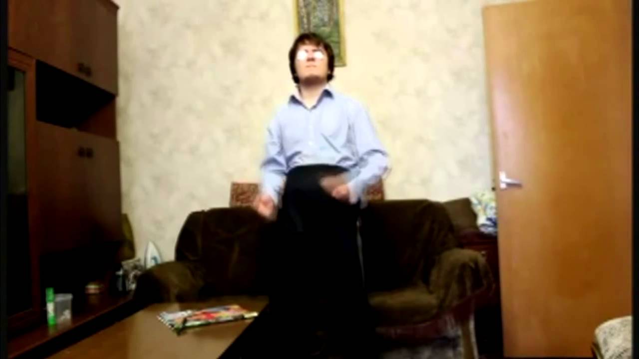 Илья Maddyson танцует под La Cucaracha [Ivan Gamaz Cosplay] - YouTube