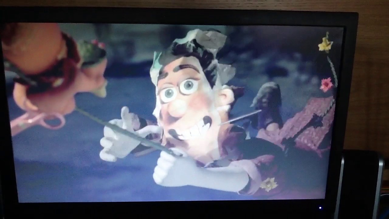 My reaction to the final battle on Chicken Run - YouTube