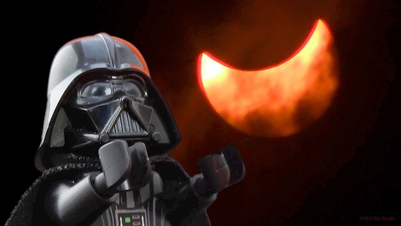 LEGO Star Wars Minifigures during Solar Eclipse - YouTube