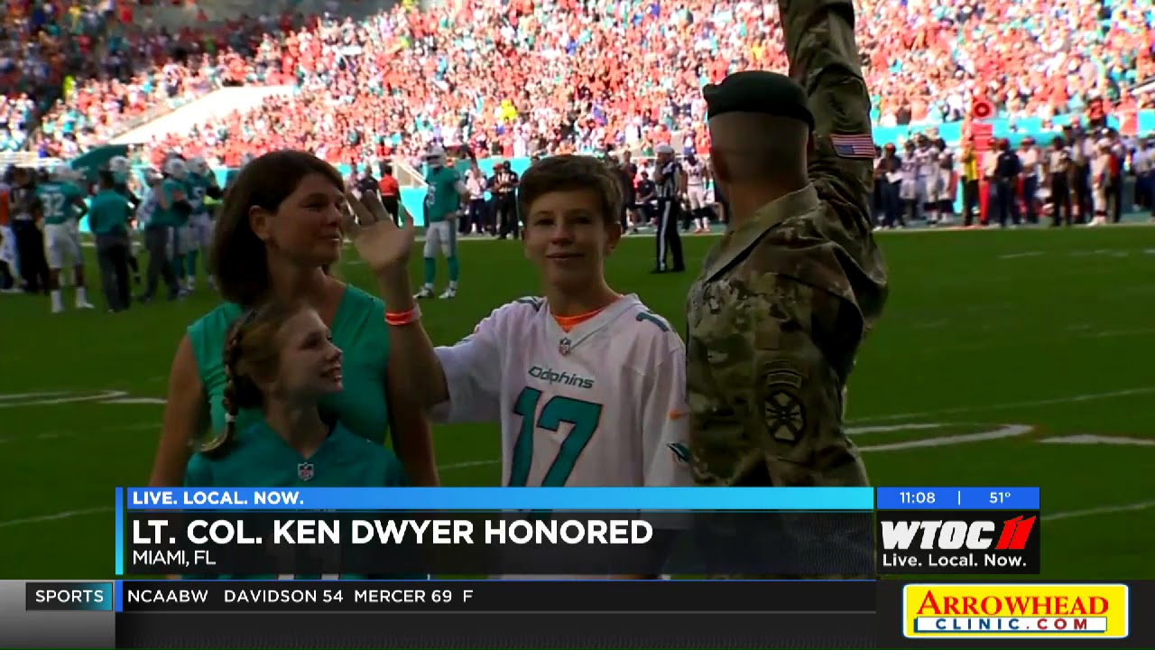Lt. Col. Dwyer honored at Miami Dolphins game - YouTube