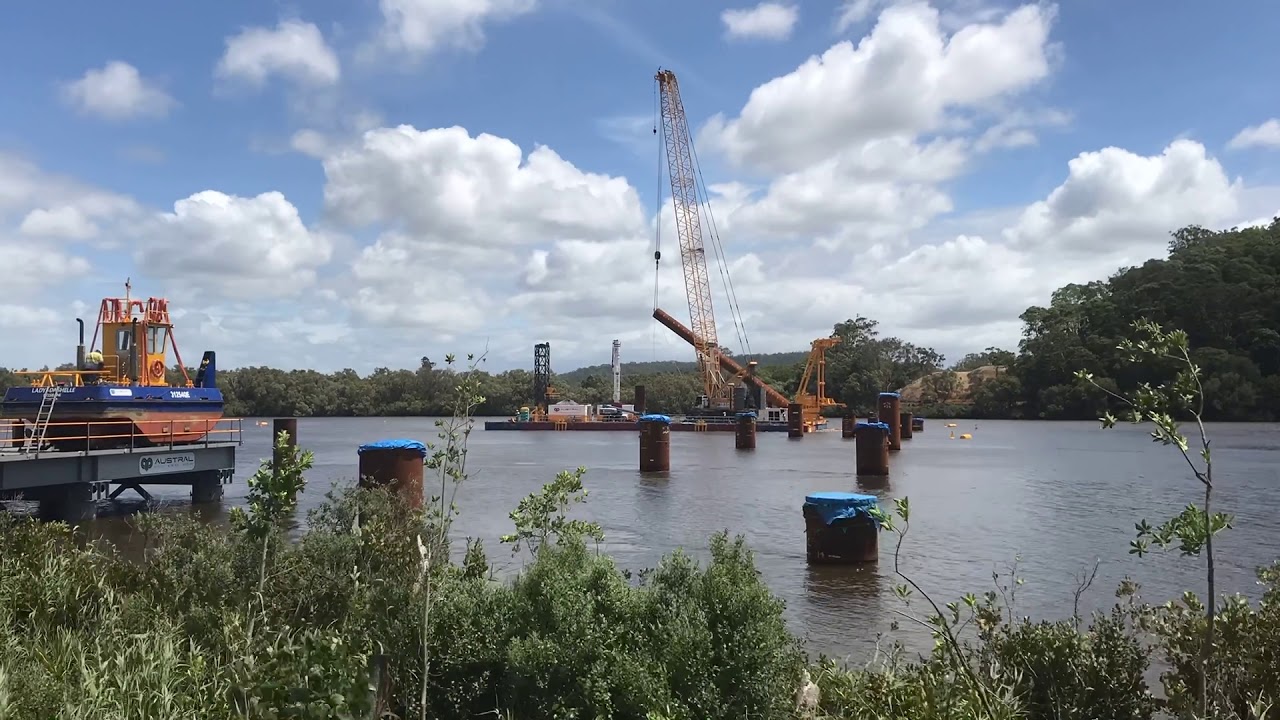 Installation of piles by Austral Constructions at Richmond River Bridge ...