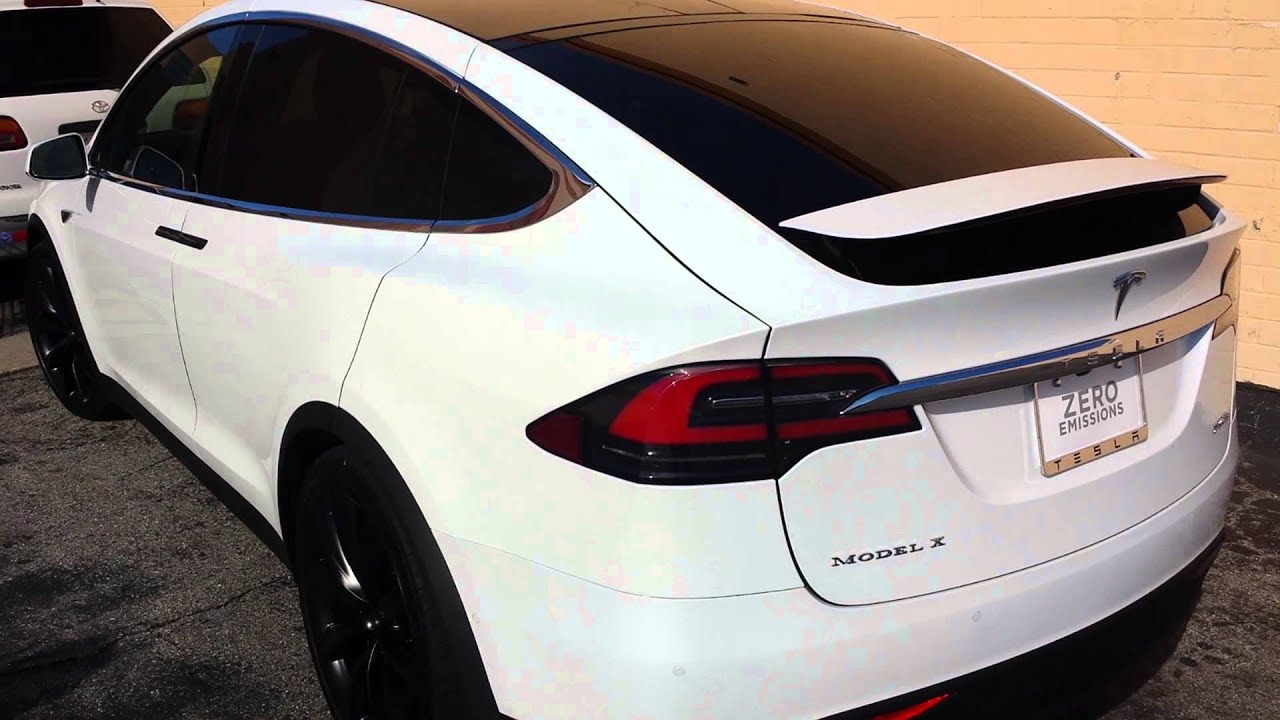 Tesla Model X - Falcon wing door action - YouTube