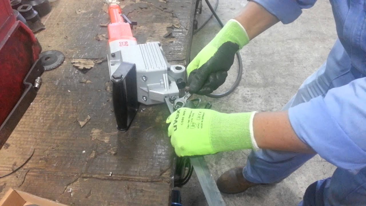 Fein Germany STS 325R Air Hacksaw Demo at Leeden - YouTube