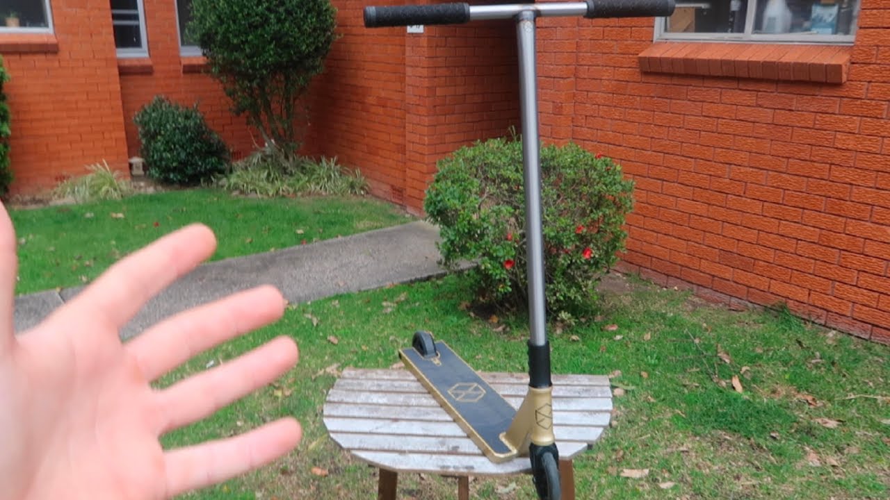 SAUNDEZY SIGNATURE COMPLETE SCOOTER?! - YouTube