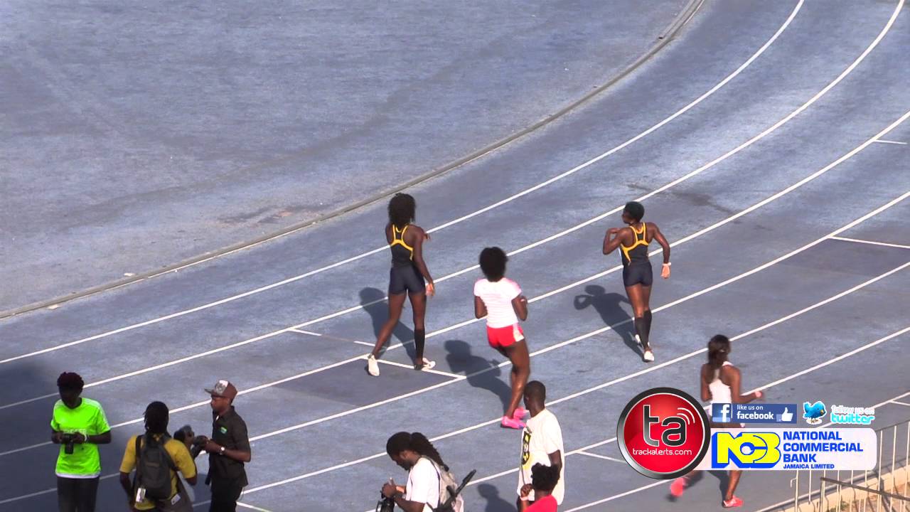 Megan Simmonds wins 100h at #NCBIntercol - YouTube