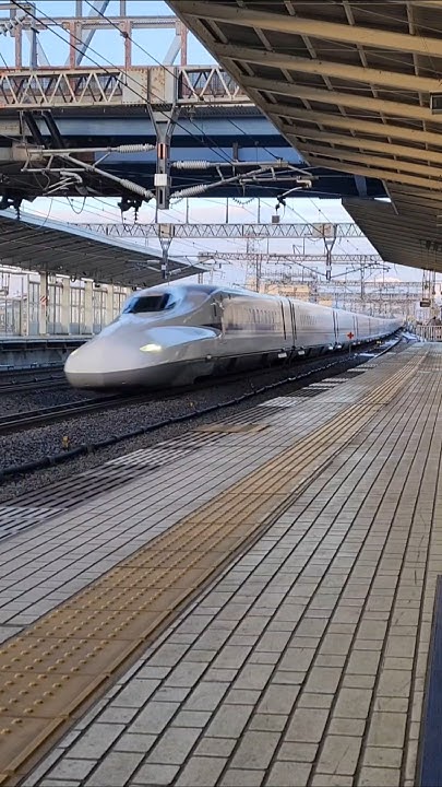 【新幹線】【高速通過】米原駅を高速て通過するN700系 #高速通過 #新幹線 #東海道新幹線 #n700系 #shinkansen - YouTube