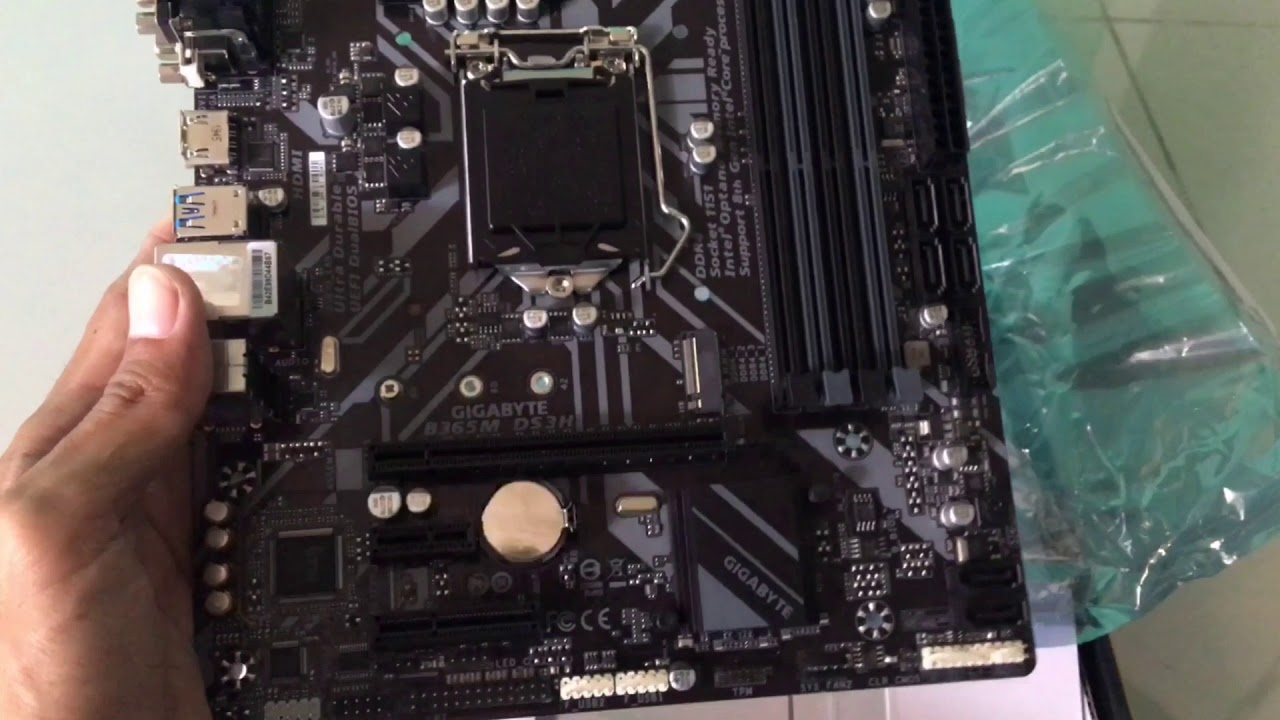 Unboxing Motherboard Gigabyte B365M DS3H intel LGA 1151 - YouTube
