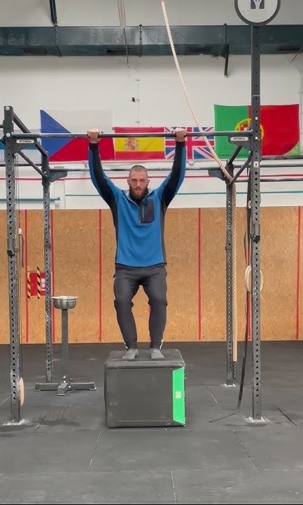 Jumping bar muscle up - YouTube